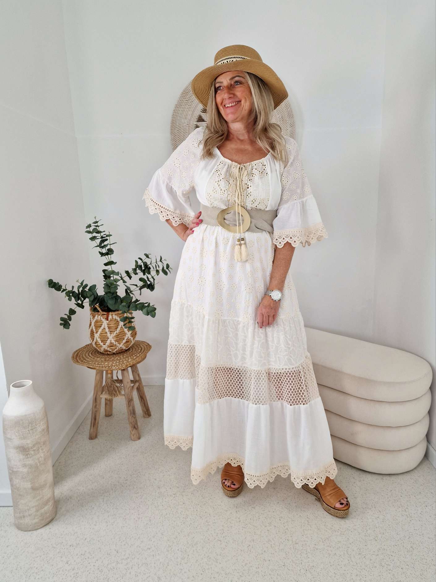 Gefängnis Genau Subtropisch strandkleid creme Zement Eigentum Bolzen